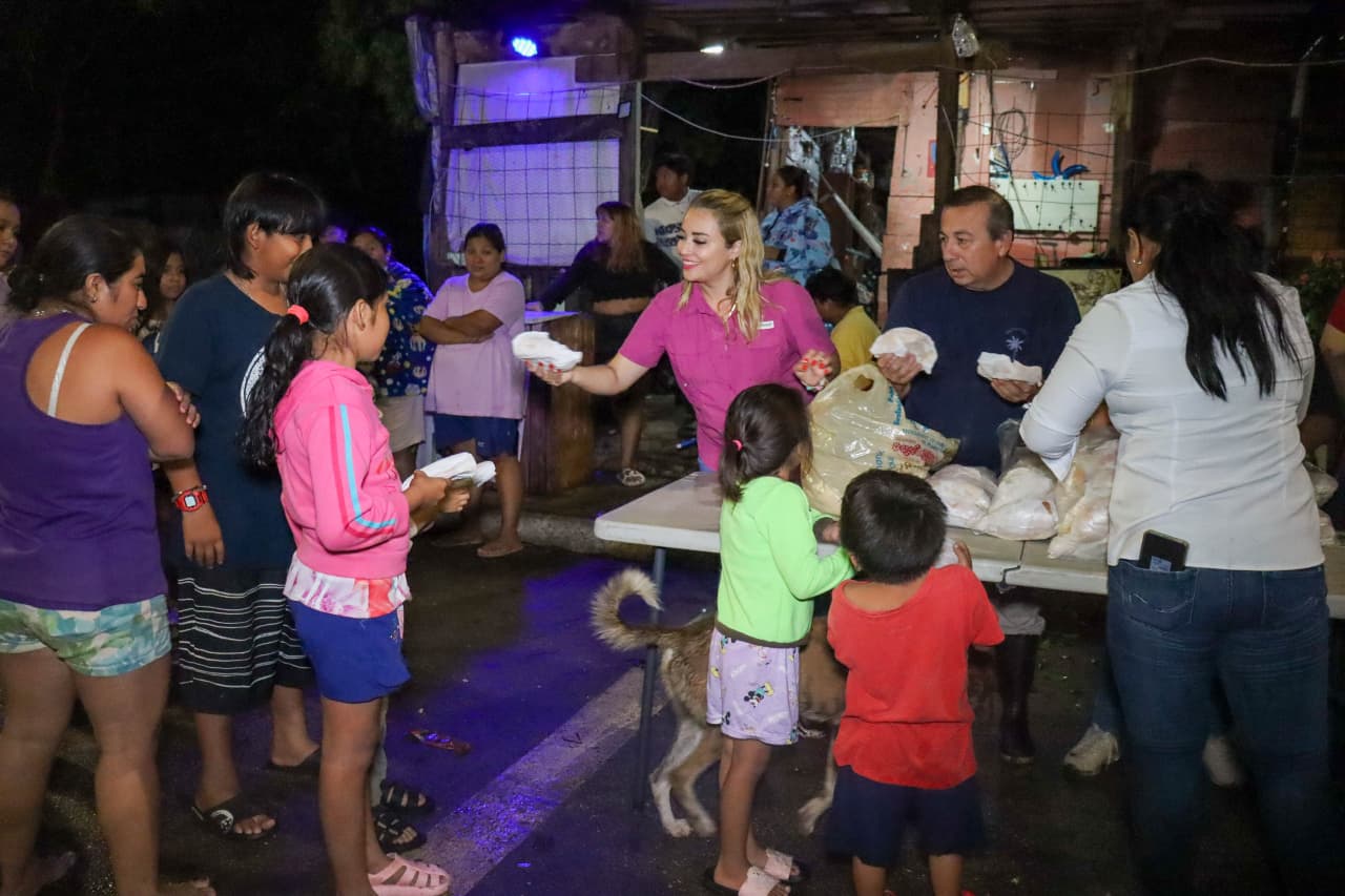 DIF Yucatán brinda apoyo a familias afectadas por lluvias en el sur de ...